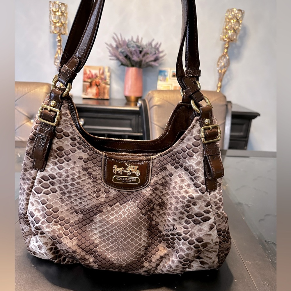 Coach Madison Snake Print Maggie Shoulder Bag - Gem